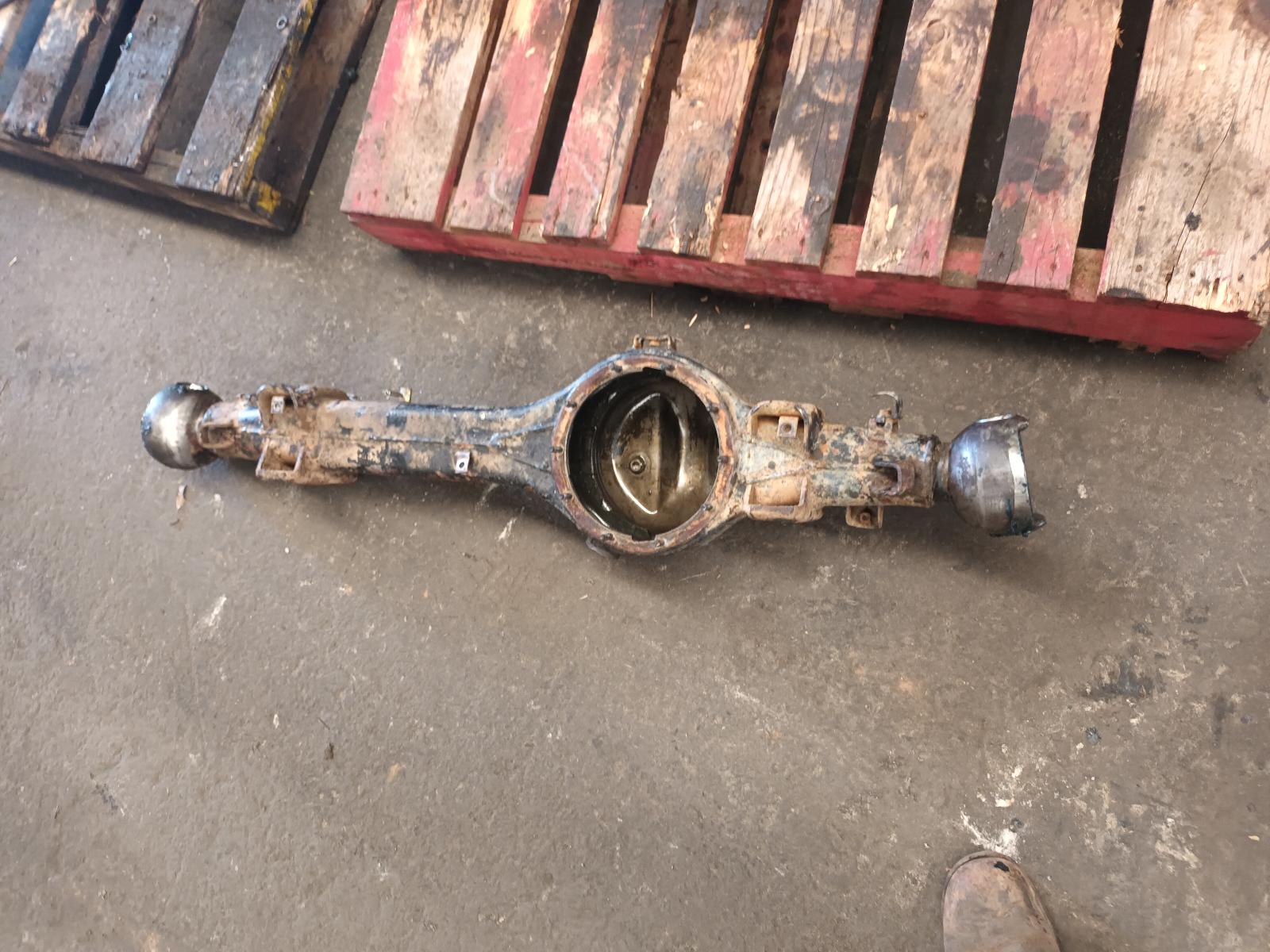 Front Diff Housing Landcruiser Toyota 1994