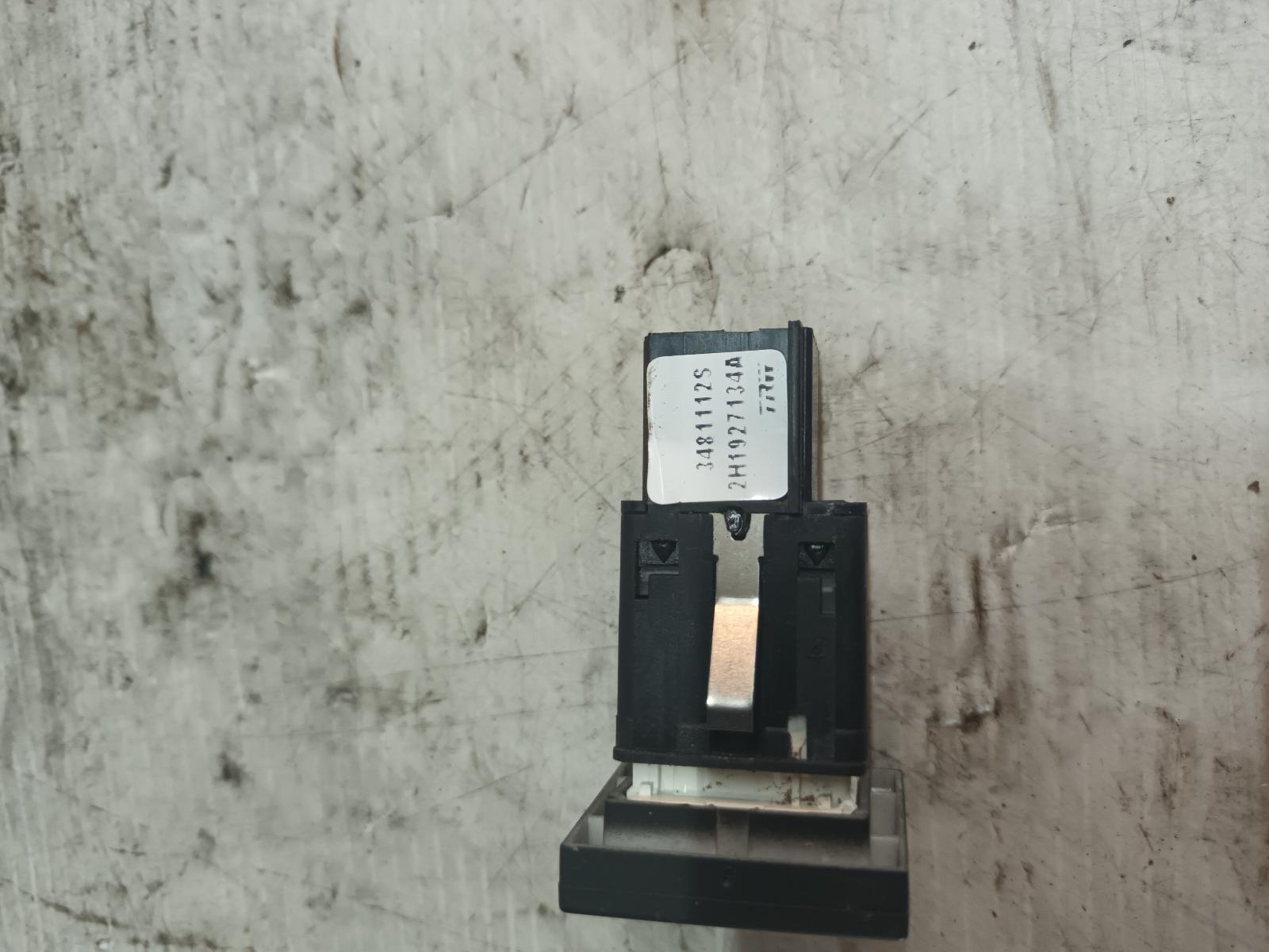 Misc Switch/Relay Amarok Volkswagen 2012