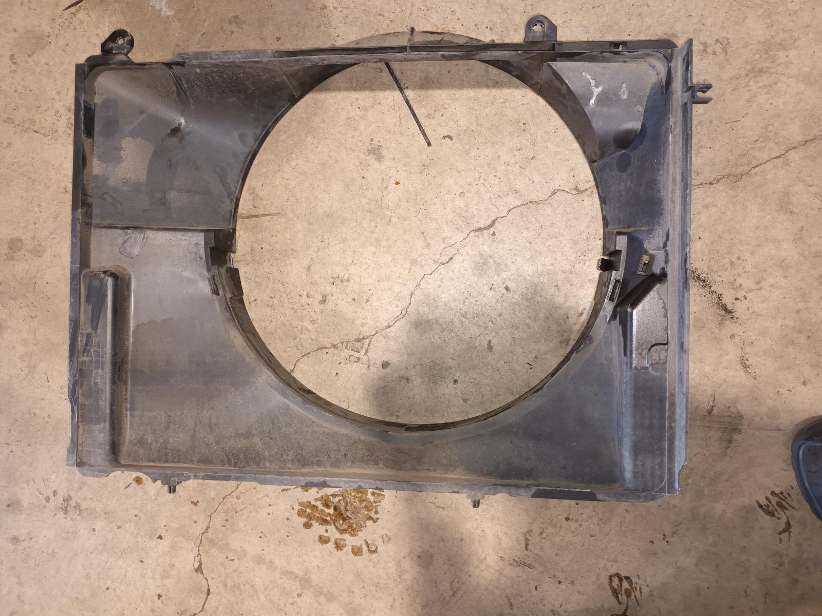 Fan Shroud Pathfinder Nissan 1999