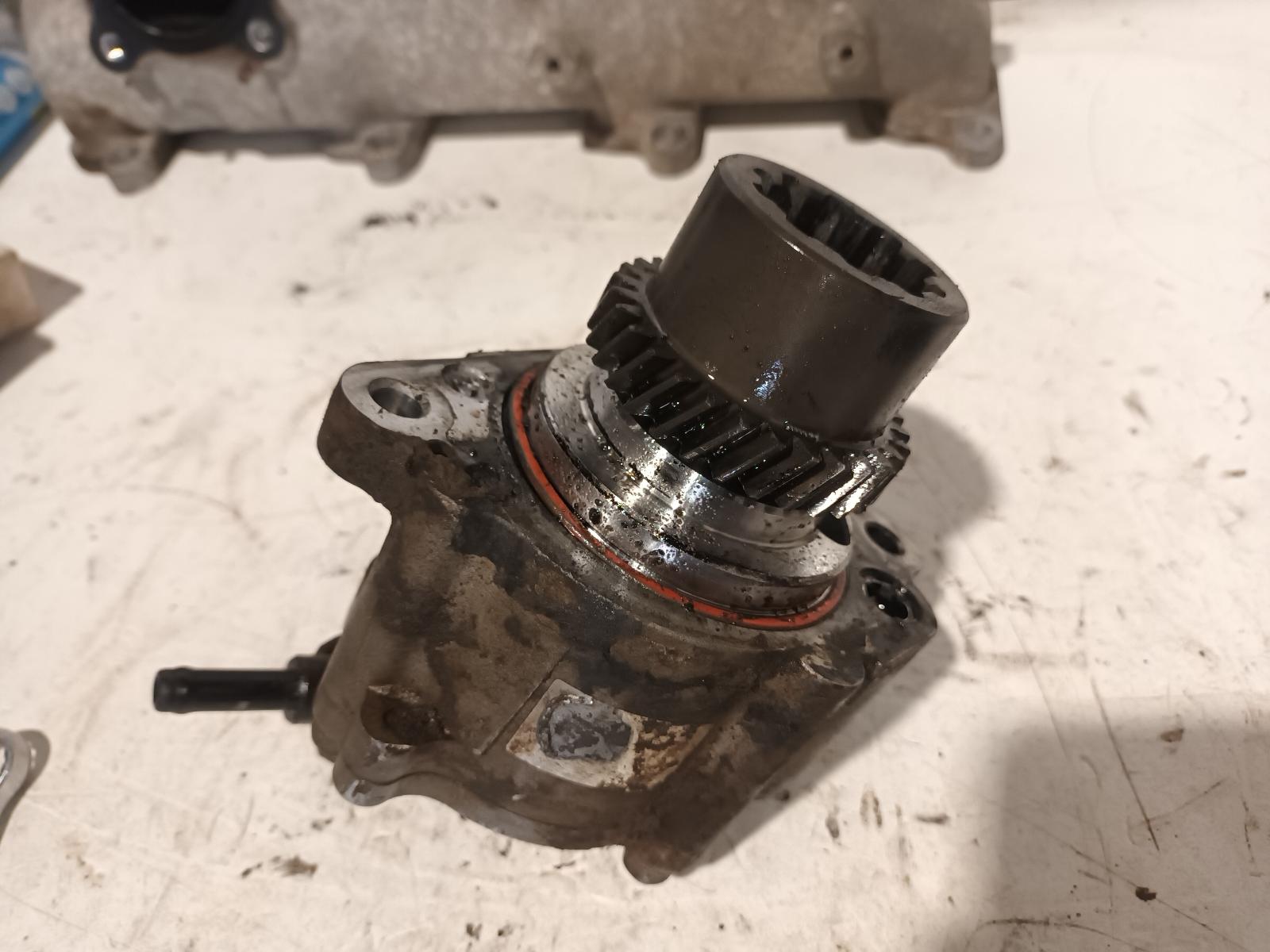 Vacuum/Air Pump Hilux Toyota 2002