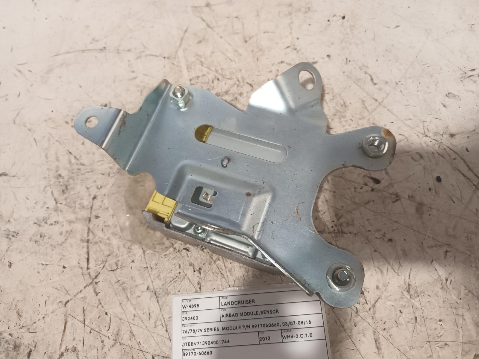 Airbag Module/Sensor Landcruiser Toyota 2013