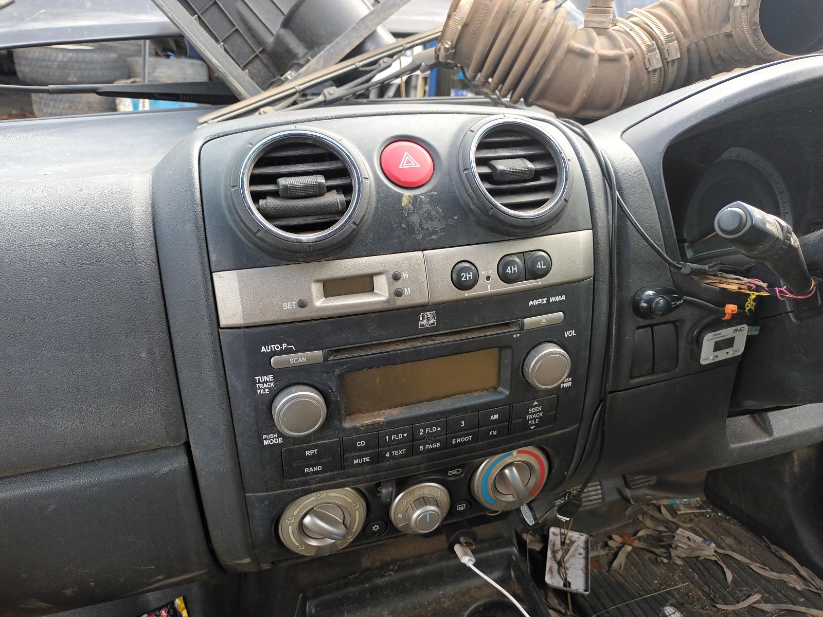 Flasher/Hazard Relay Dmax Isuzu 2011