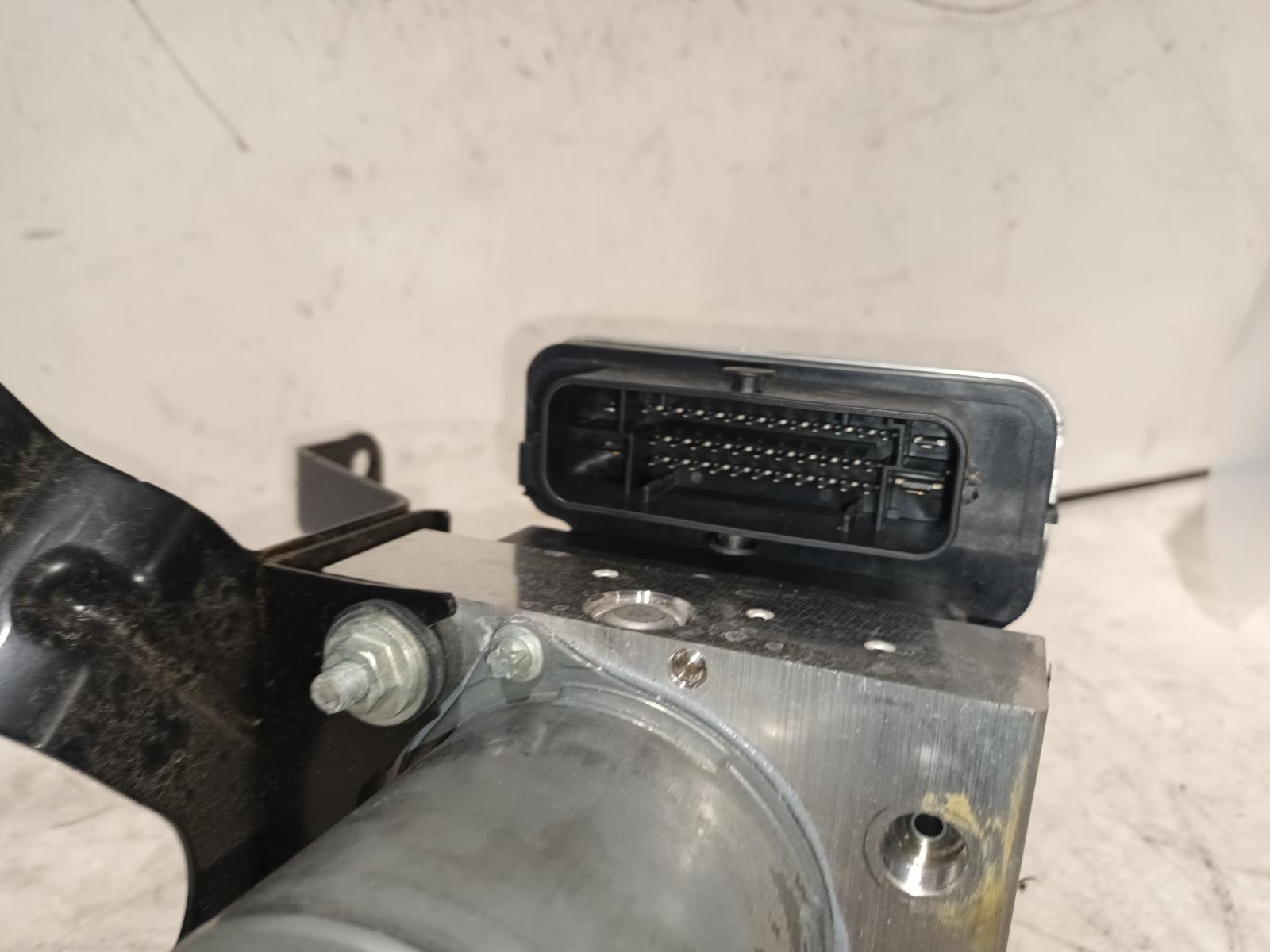 Abs Pump/Modulator Dmax Isuzu 2024