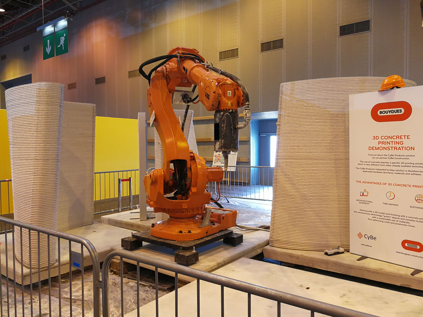 3D Printing Concrete Robot makes light work of park benches, entire ...