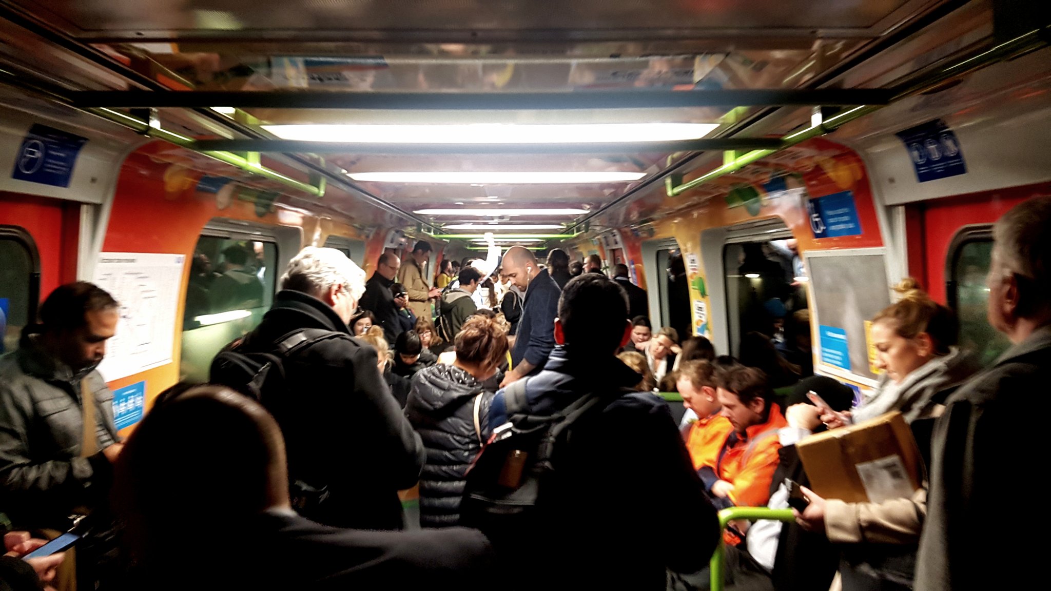 Melbourne Metro Trains are all broken right now, computer fault blamed ...