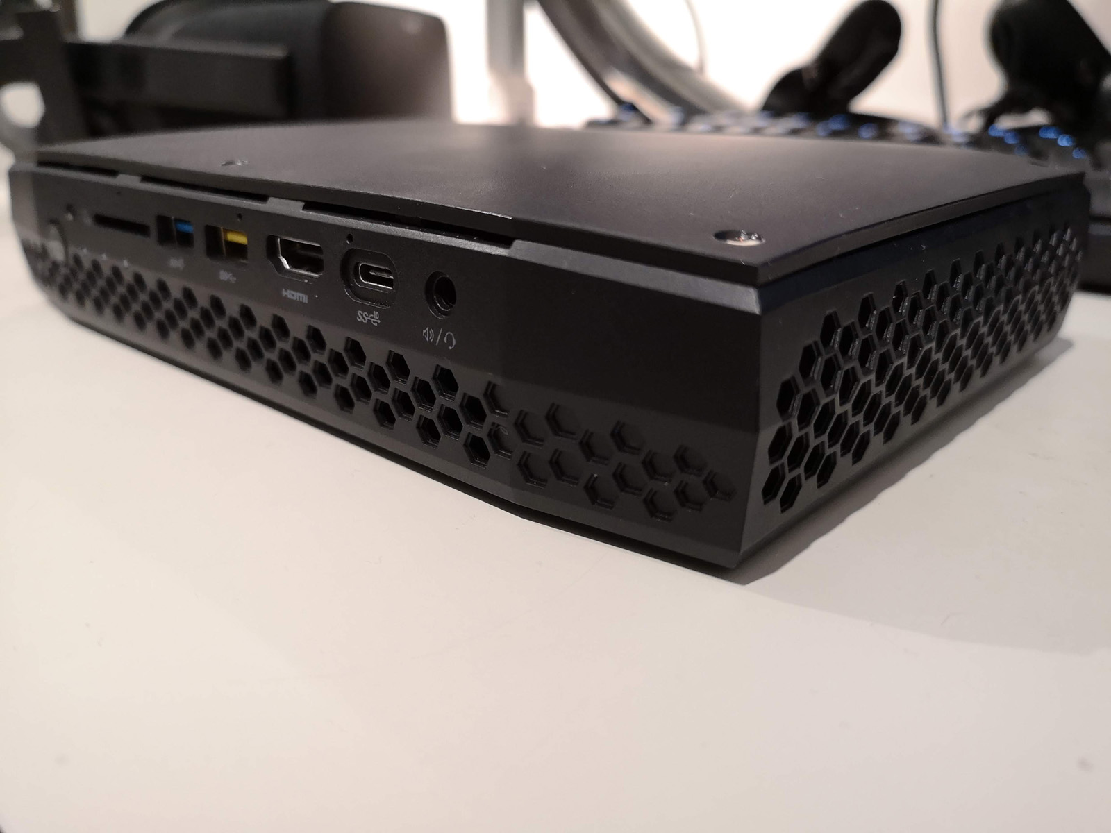 Review: Intel NUC (NUC8i7HVK) the portable PC with ports for days - techAU