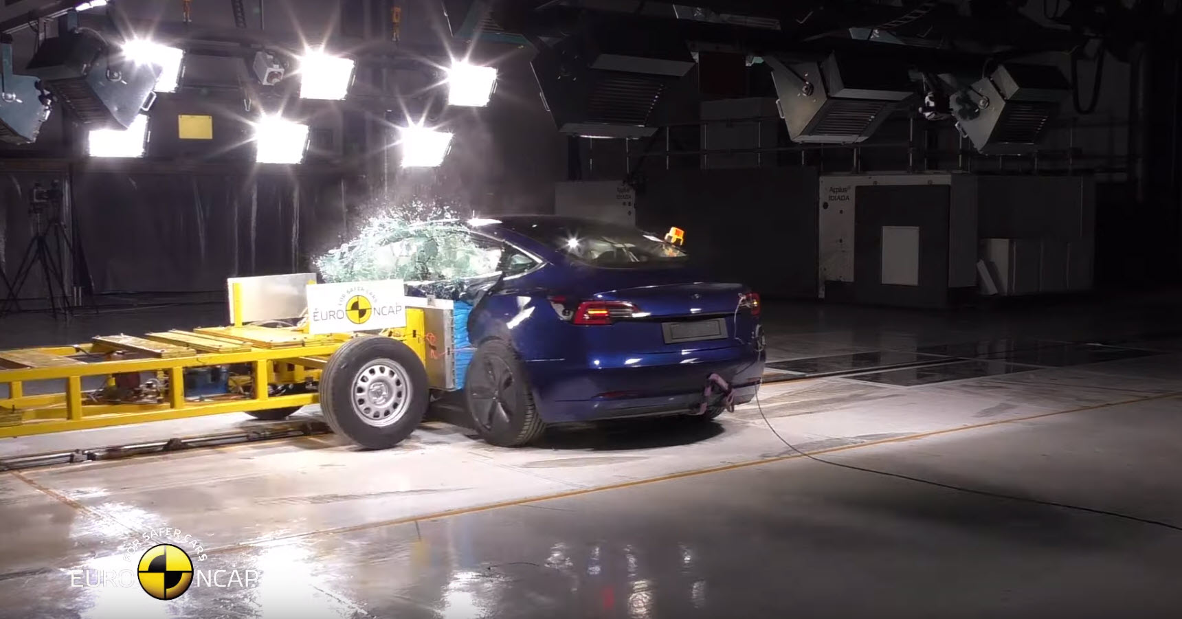 Watch Europe crash test a Tesla Model 3, leaves with 5 stars - techAU