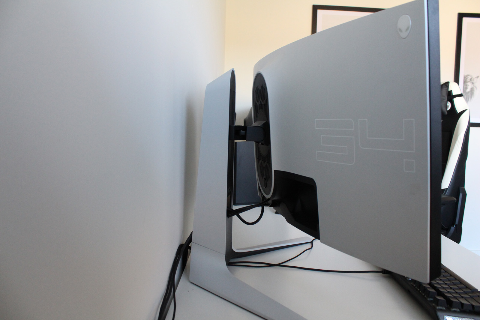 Review: Alienware 34" 21:9 curved gaming monitor - techAU