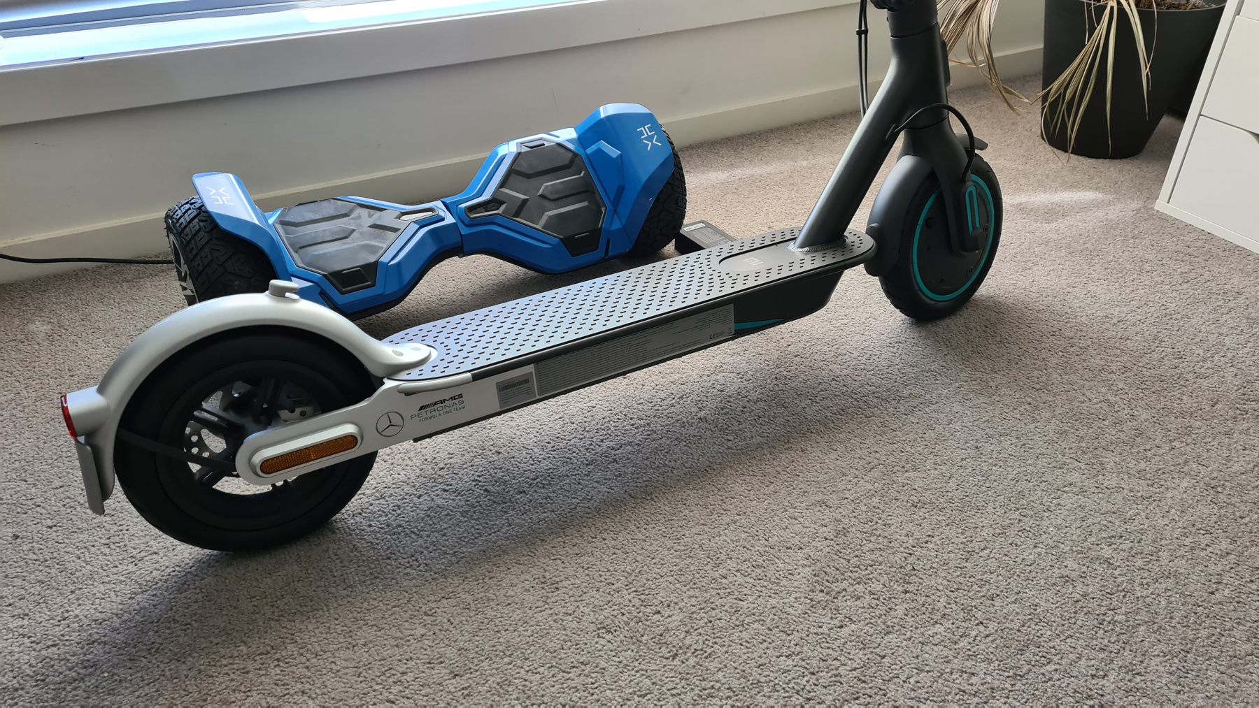 Hands-on: Mi Electric Scooter Pro 2: Mercedes-AMG Petronas Formula 1 ...