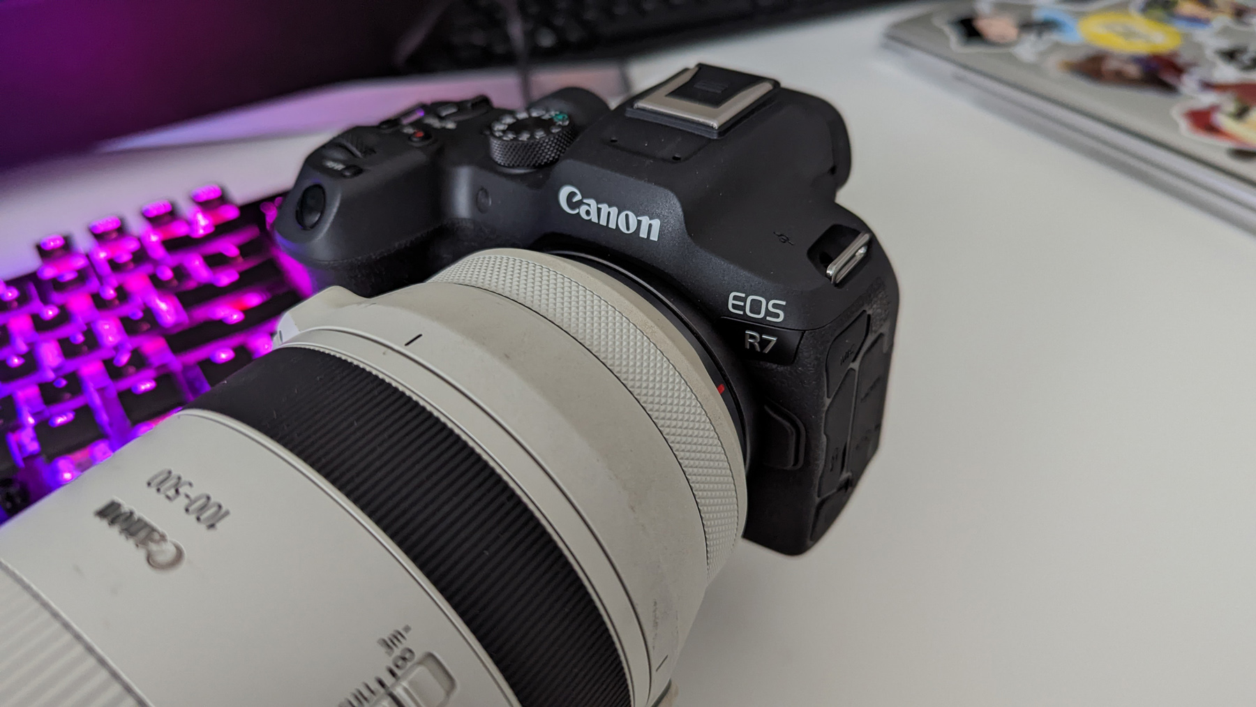 Review: Canon EOS R7 Mirrorless Camera - techAU