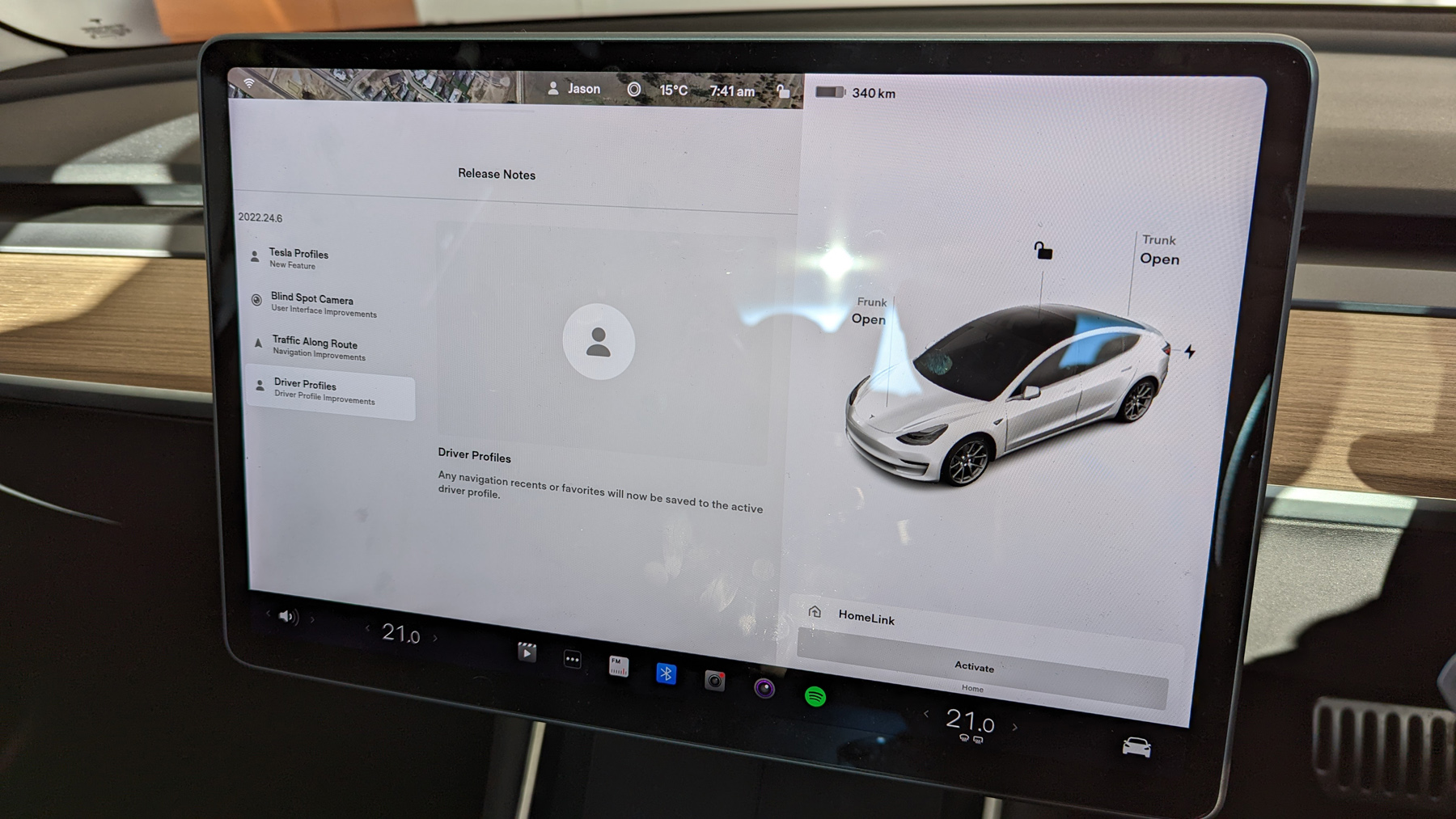 Existing Teslas move to Tesla Vision in latest software update - techAU