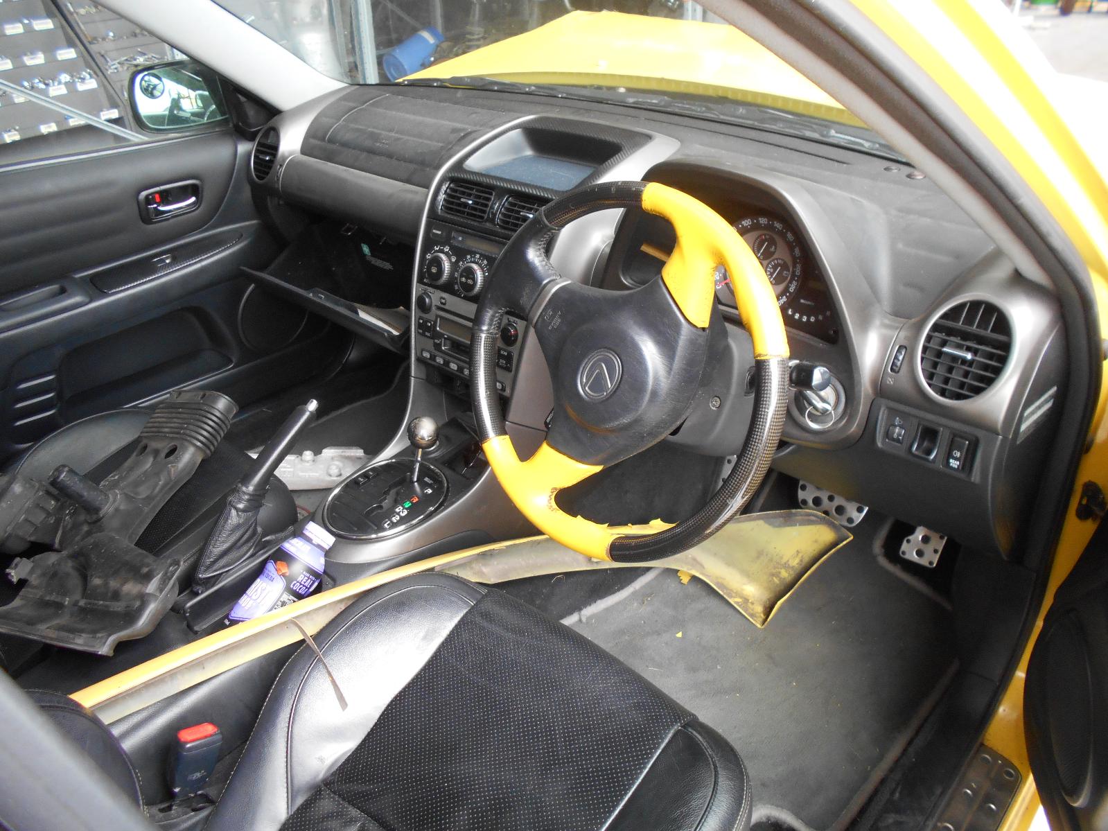 Rear Bumper Is200/is300 Lexus 2000