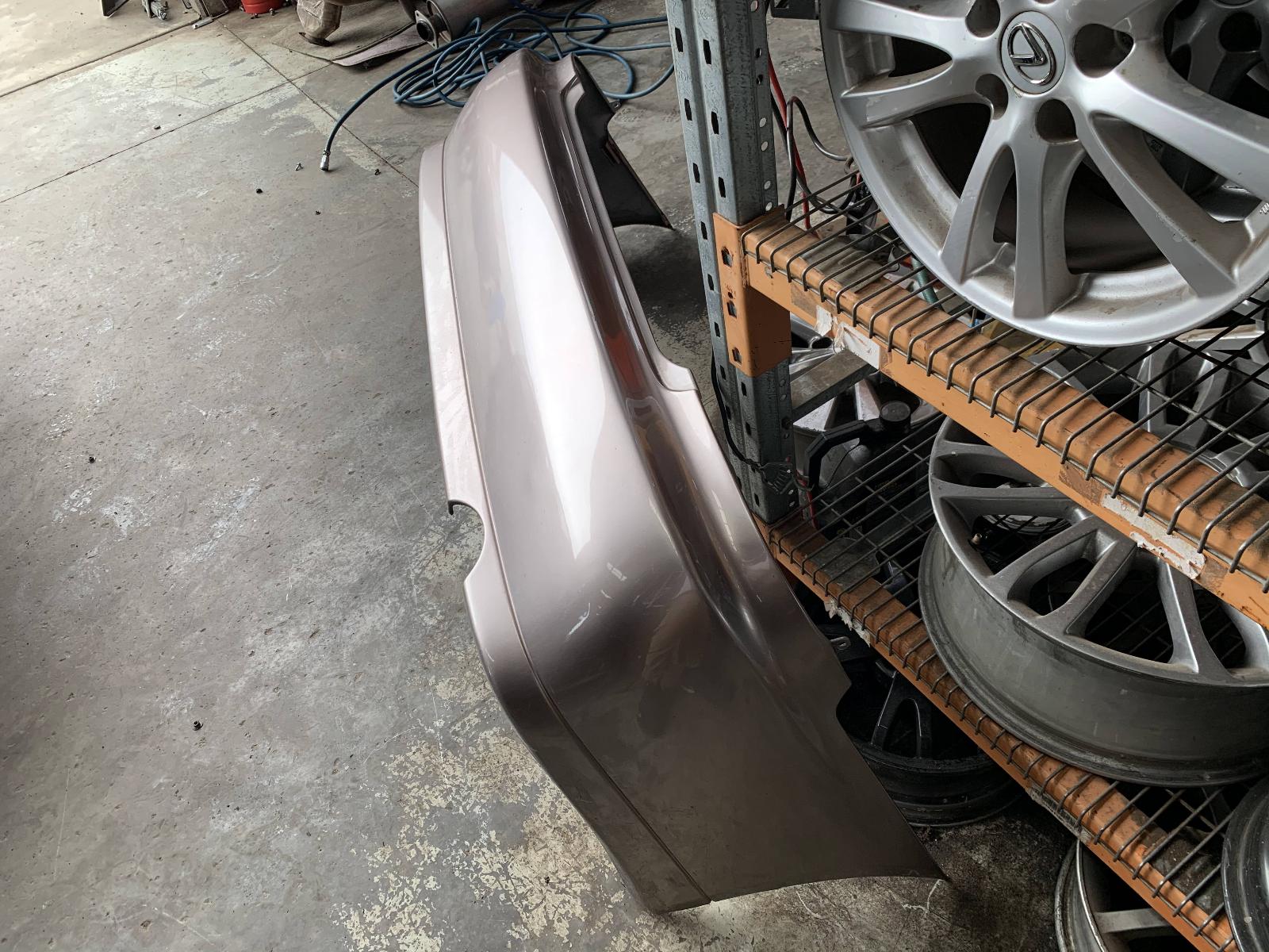 Rear Bumper Is200/is300 Lexus 2000