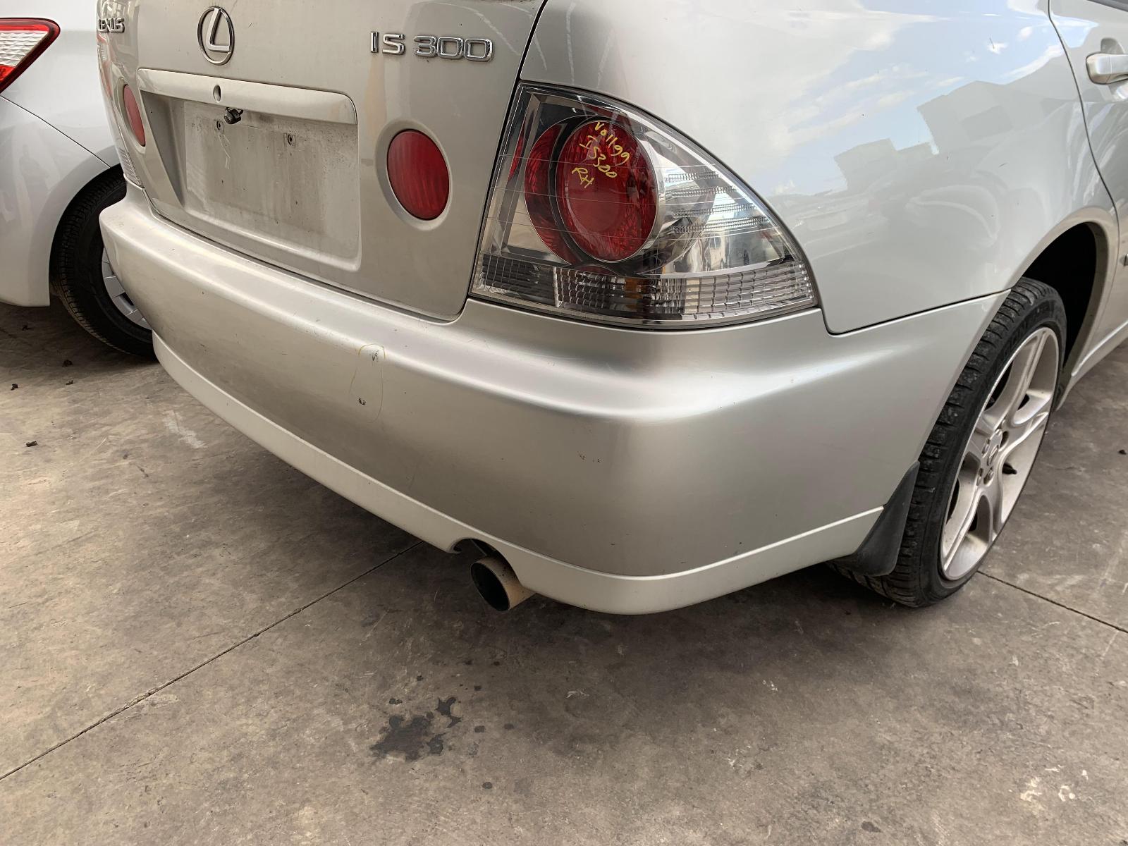 Rear Bumper Is200/is300 Lexus 2002
