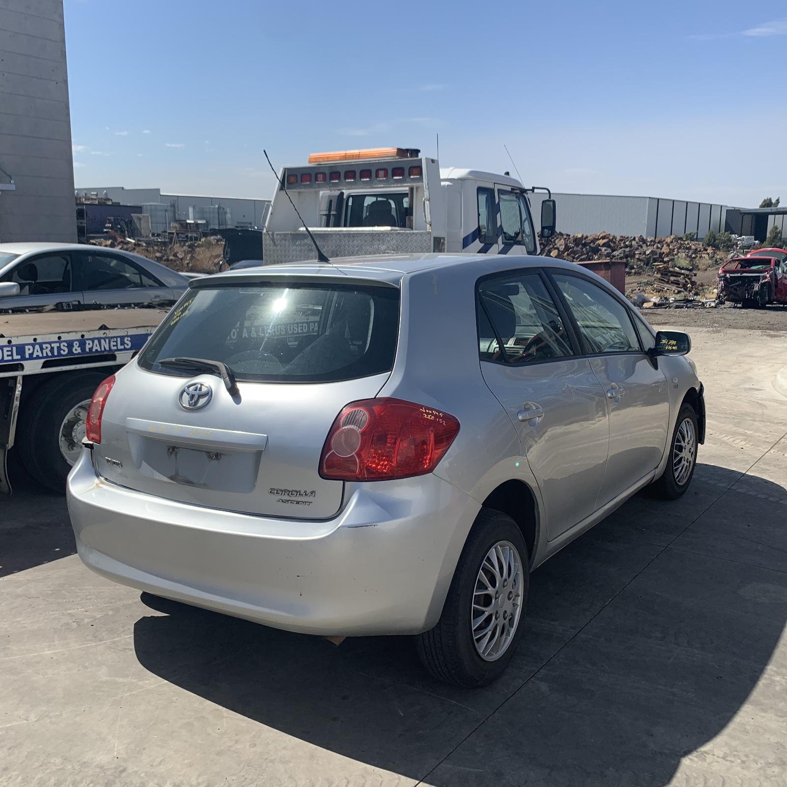 Rear Garnish Corolla Toyota 2007