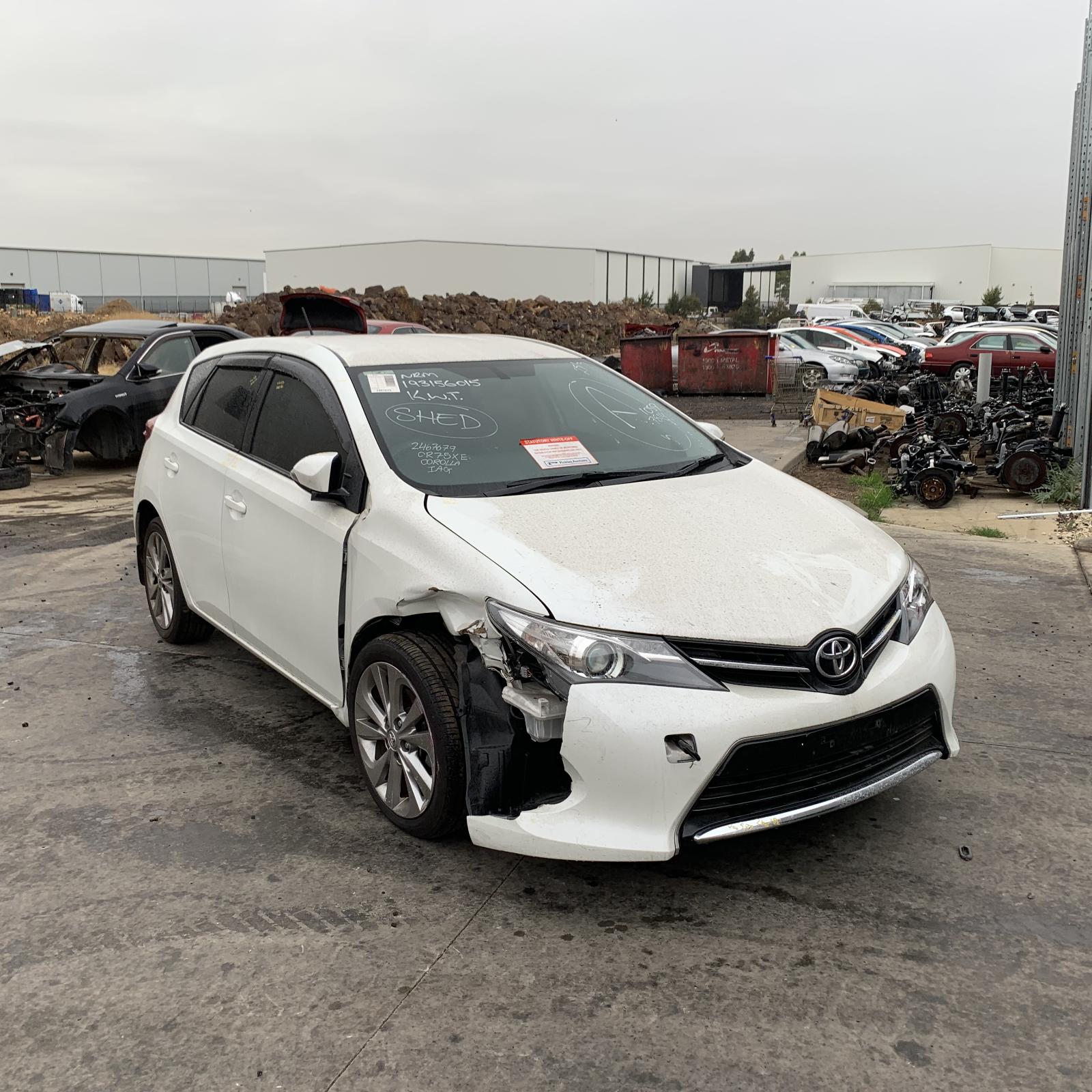 2nd Seat (Rear Seat) Corolla Toyota 2012