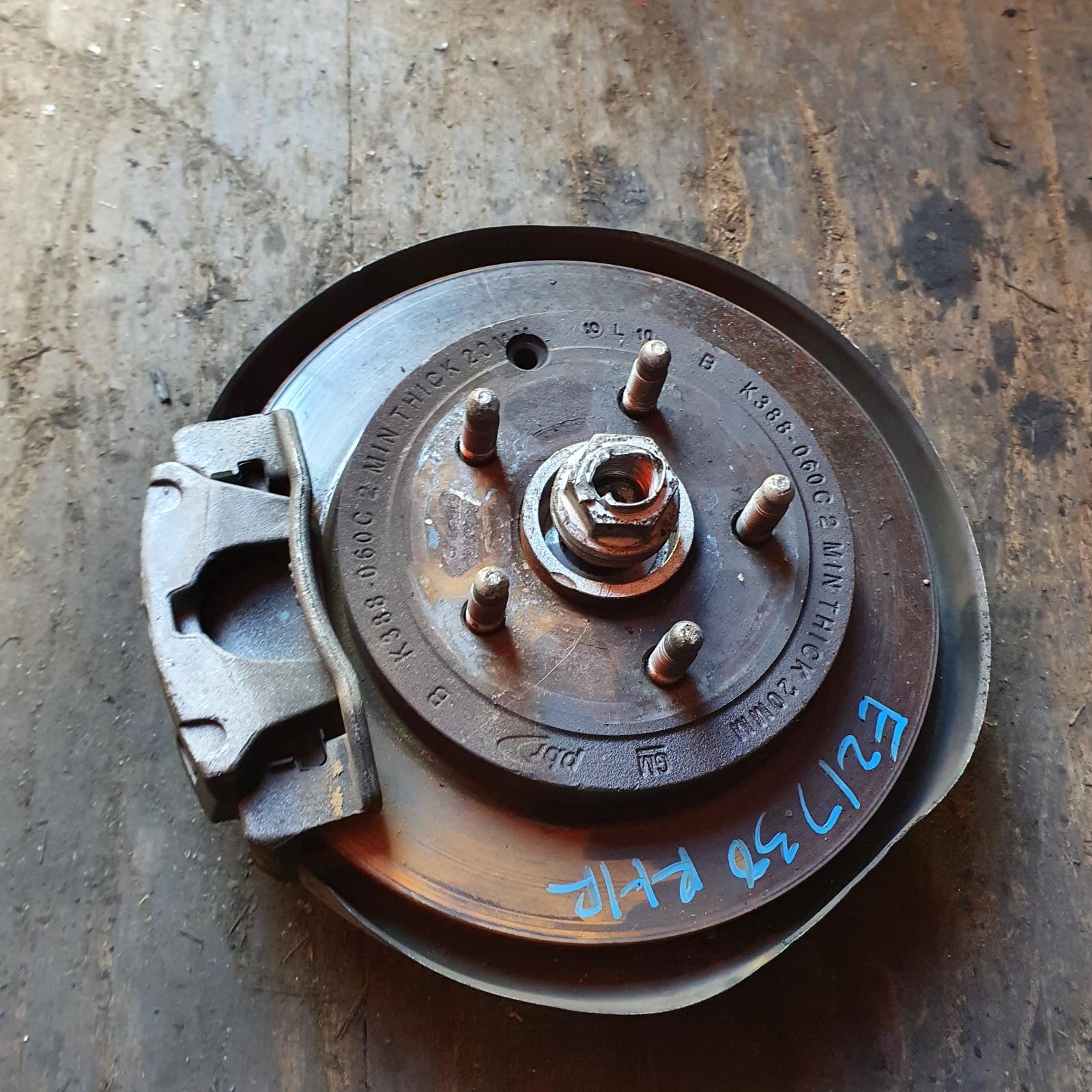 Right Rear Hub Assembly L300 Mitsubishi 1993