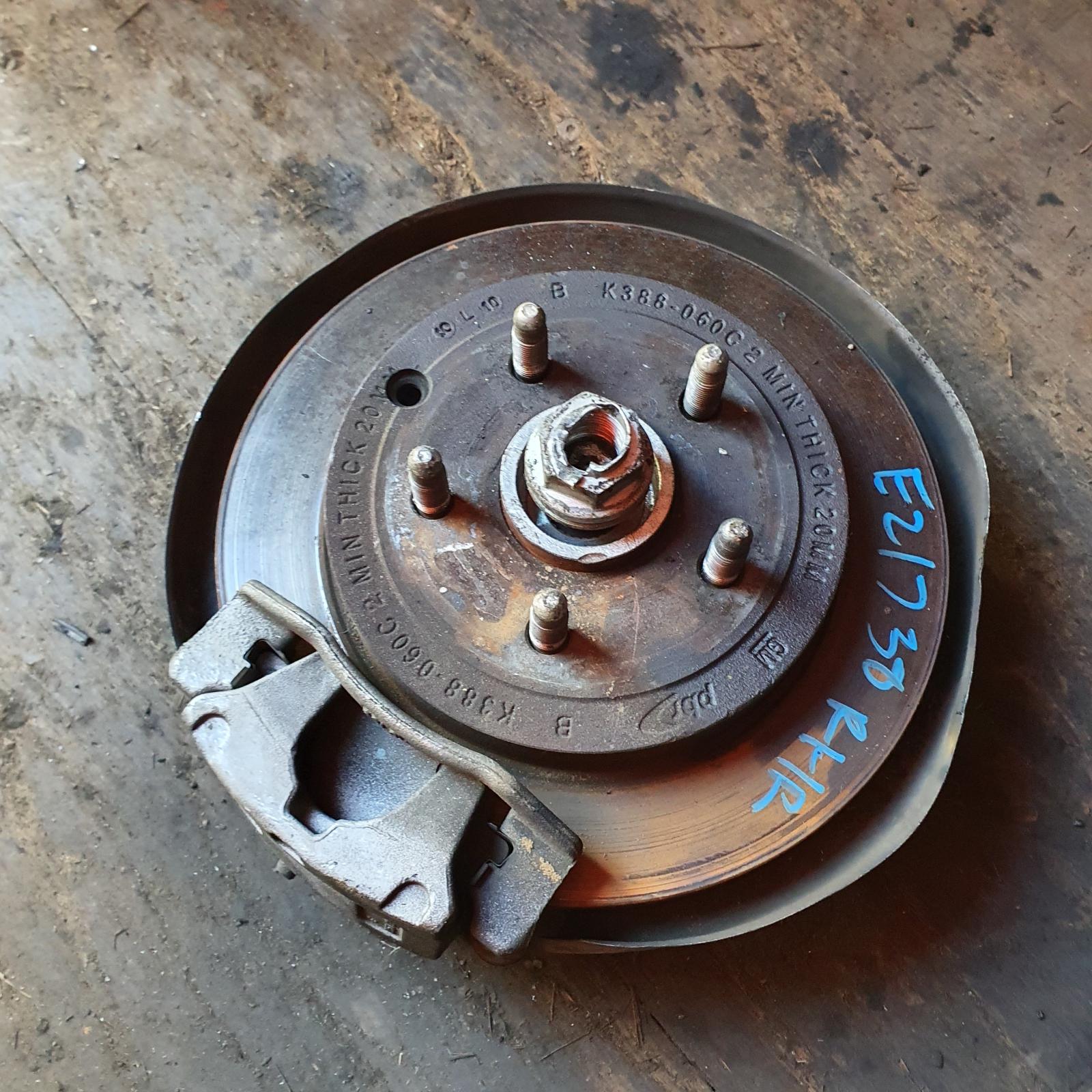 Right Rear Hub Assembly L300 Mitsubishi 1993