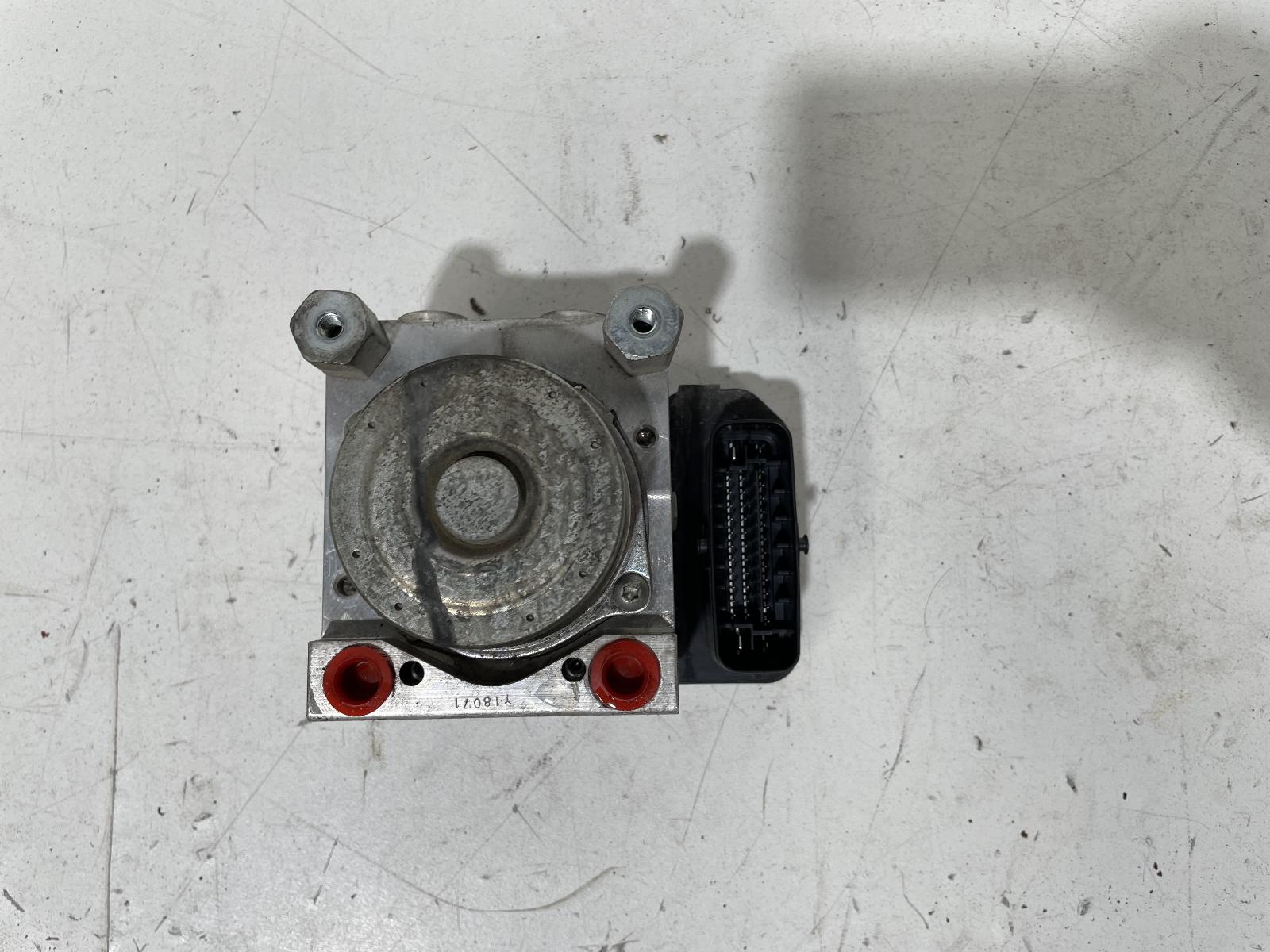 Abs Pump/Modulator Hilux Toyota 2016