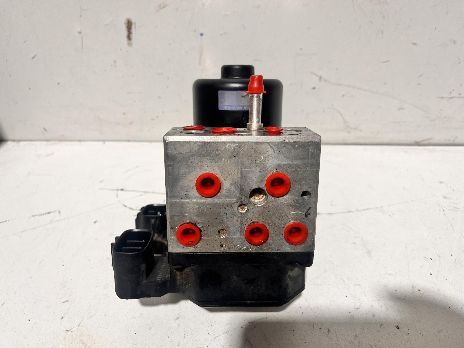 Abs Pump/Modulator Celica Toyota 2000