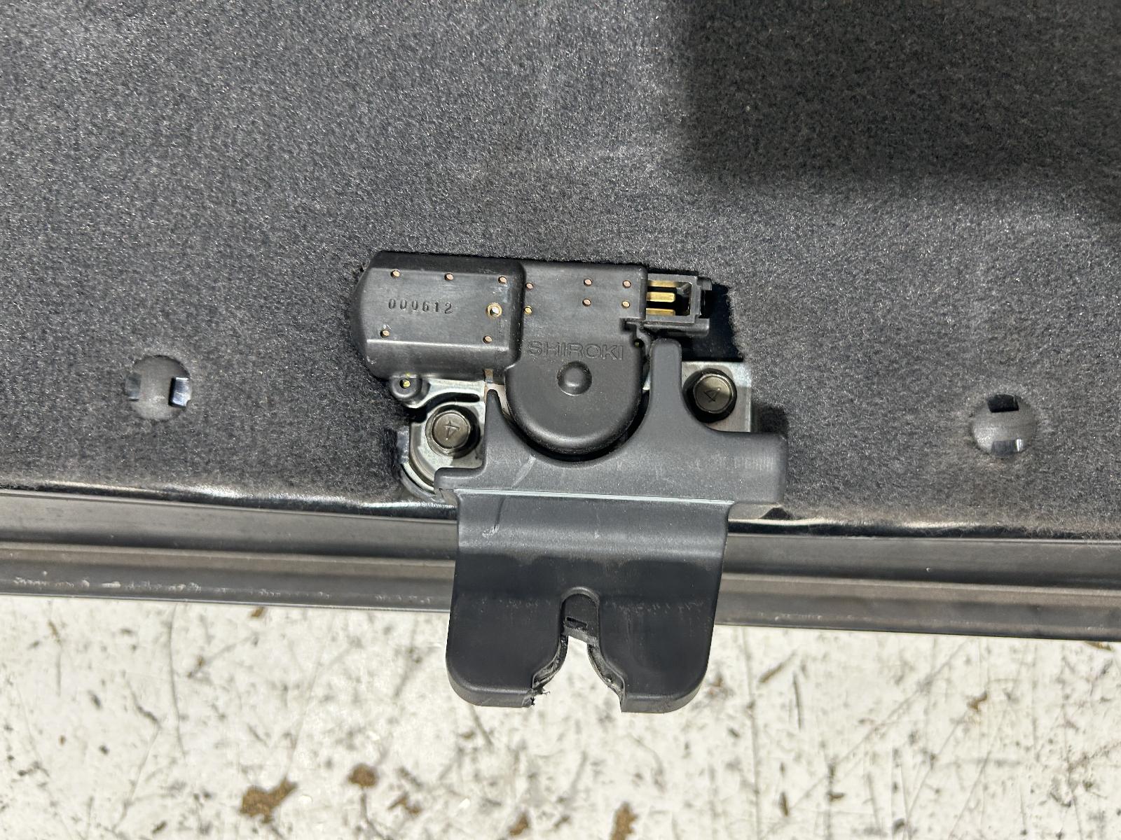 Door/Boot/Gate Lock Is200/is300 Lexus 2001