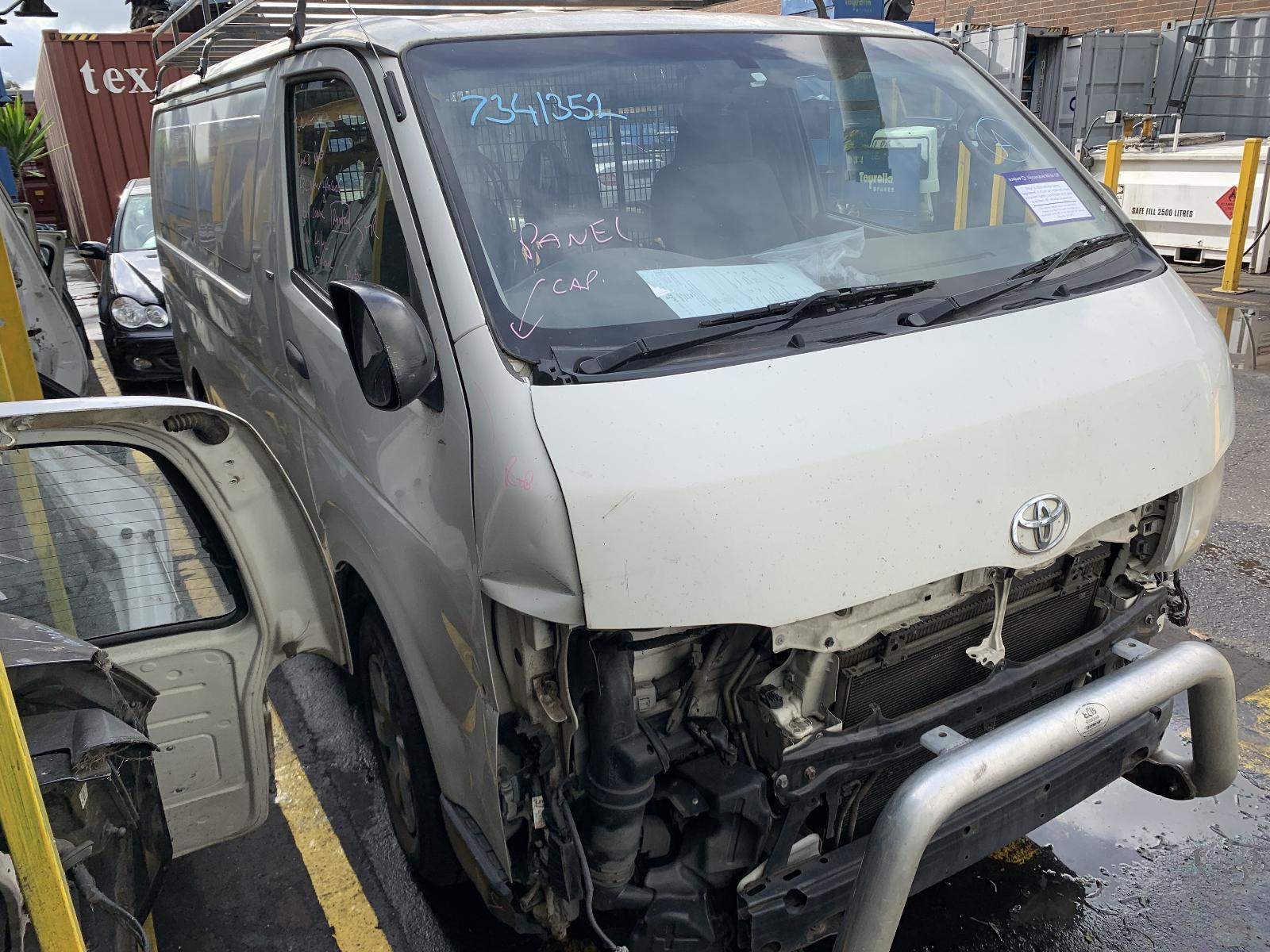 Radiator Hiace Toyota 2008