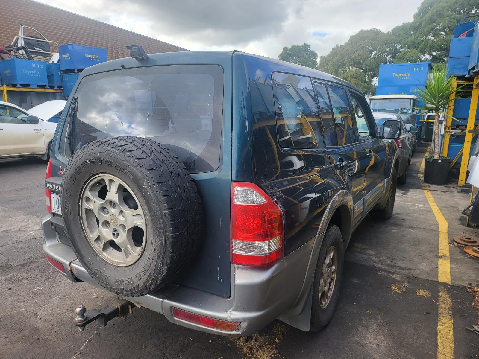 Right Rear Door Sliding Pajero Mitsubishi 2002