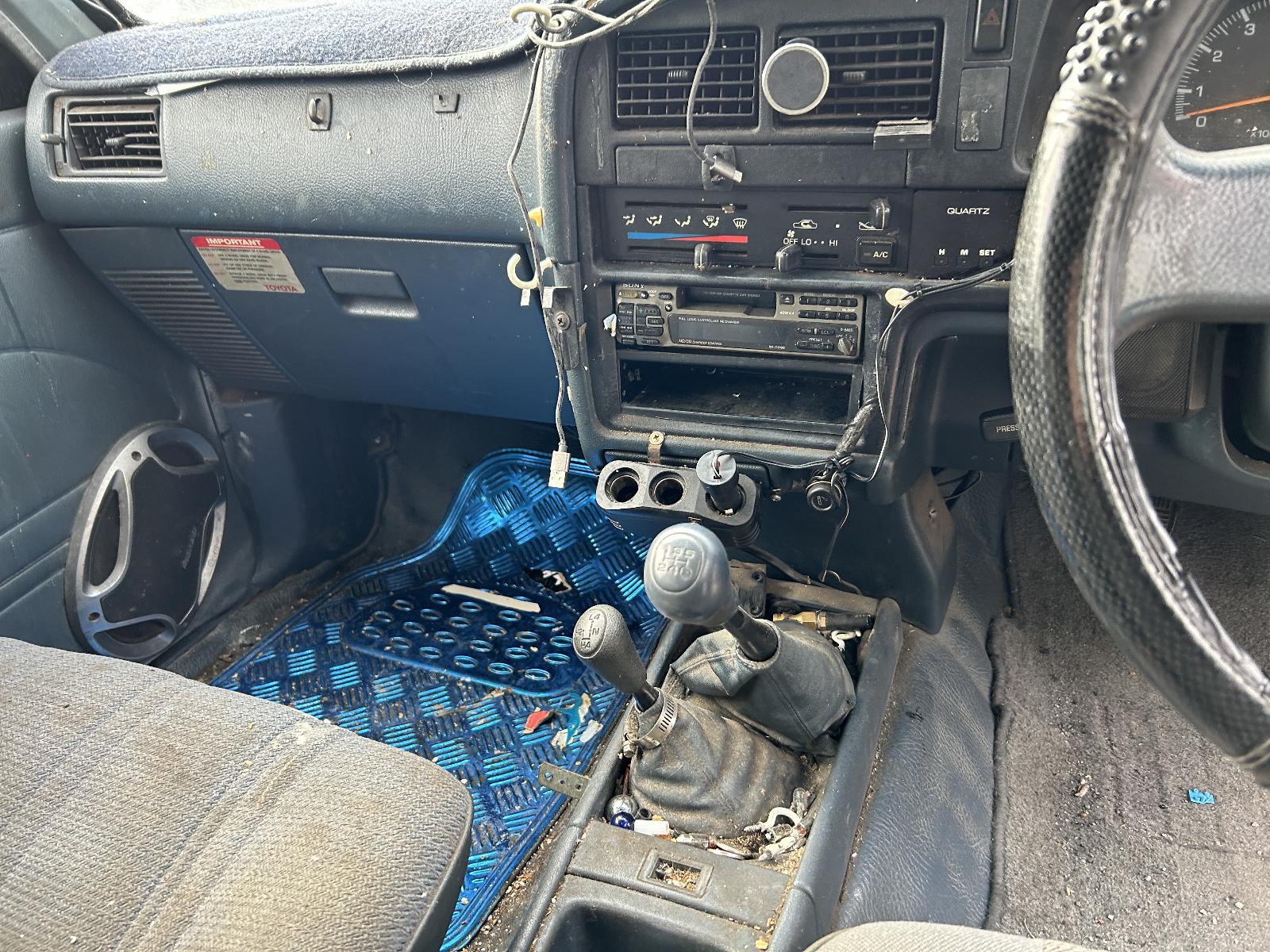 Left Indicator/Fog/Side Hilux Toyota 1988
