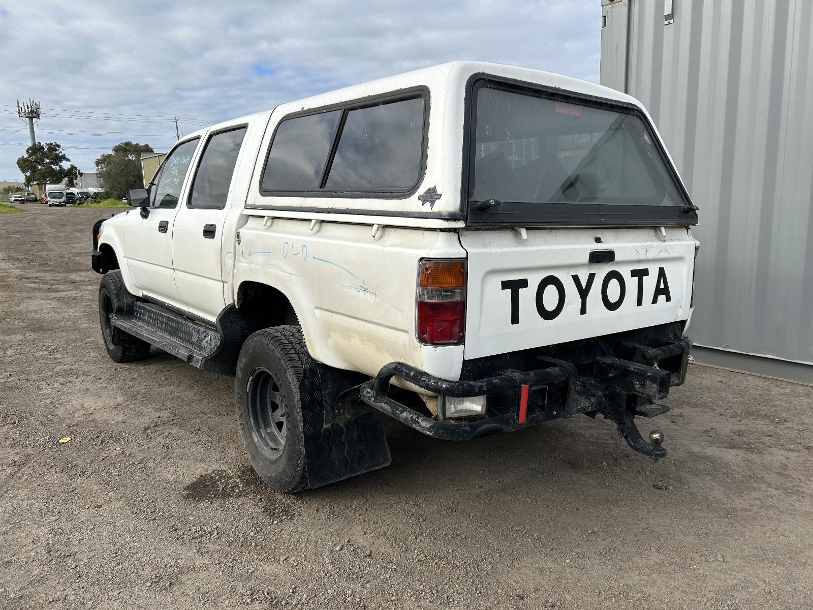 Left Indicator/Fog/Side Hilux Toyota 1988