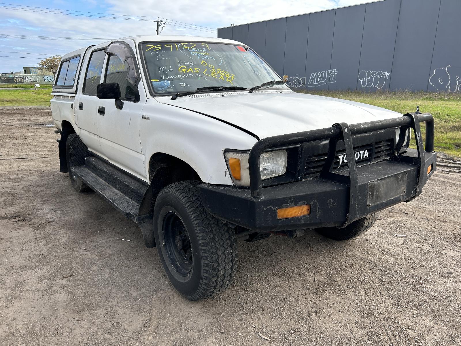 Left Indicator/Fog/Side Hilux Toyota 1988