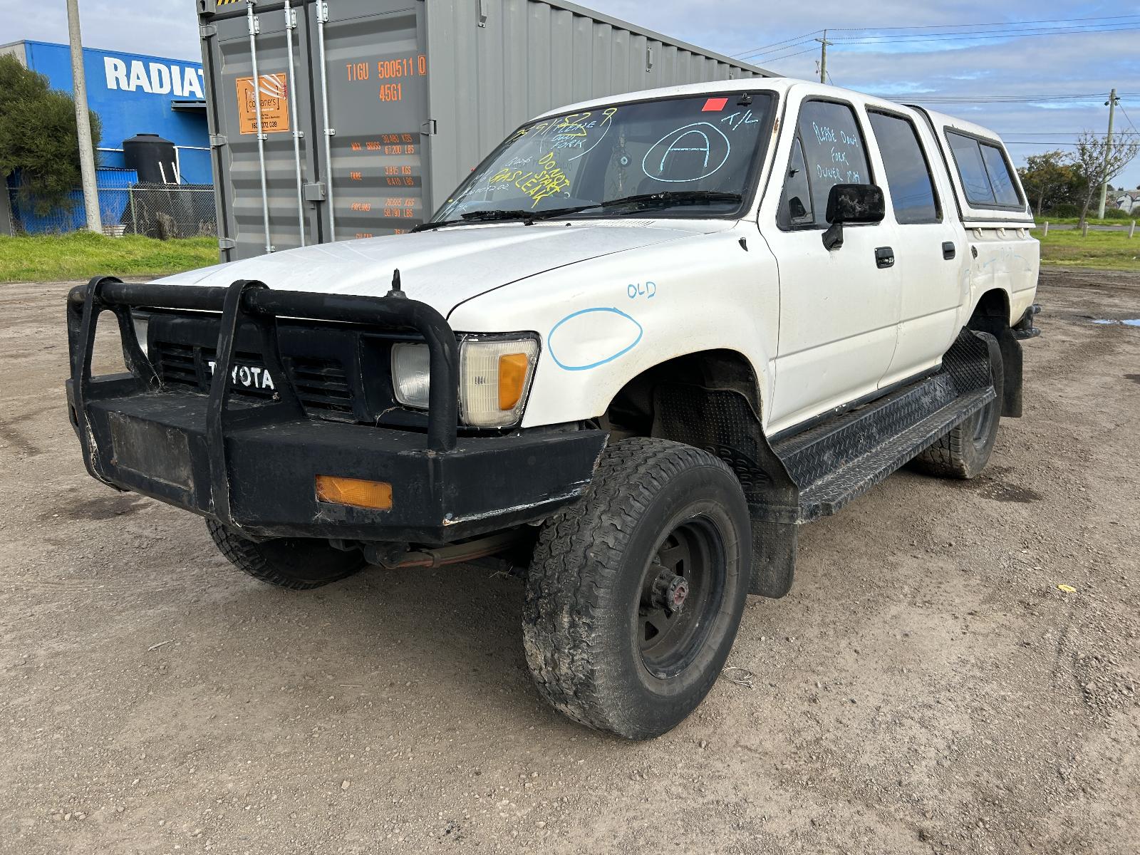 Left Indicator/Fog/Side Hilux Toyota 1988