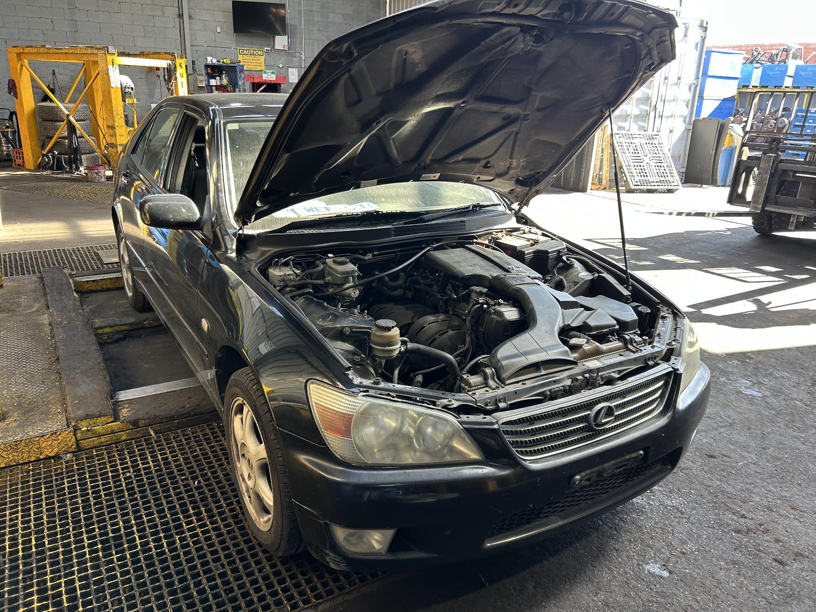Door/Boot/Gate Lock Is200/is300 Lexus 2001