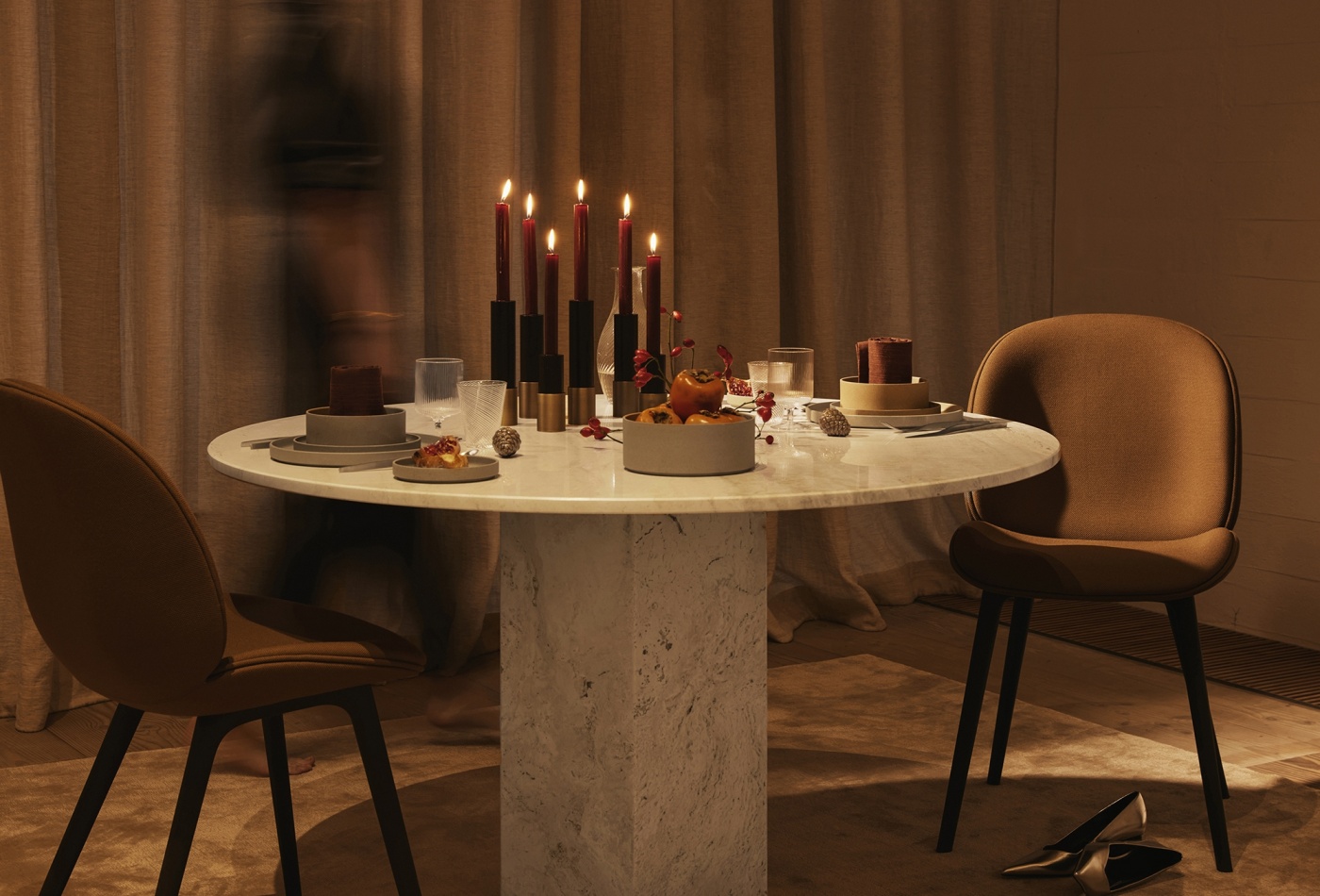 Gubi Epic Round Table