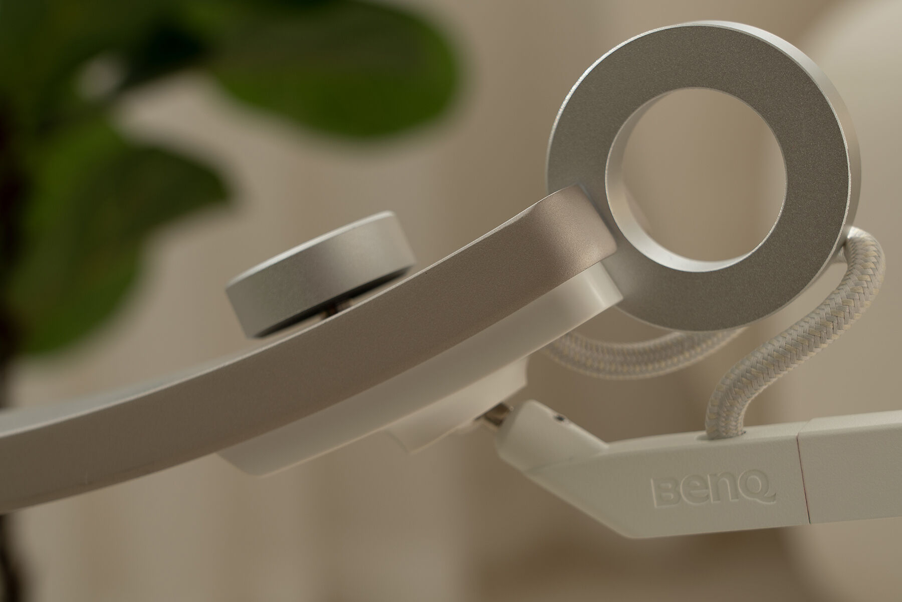 BenQ WiT e-Reading Designer Lamp | Image Science