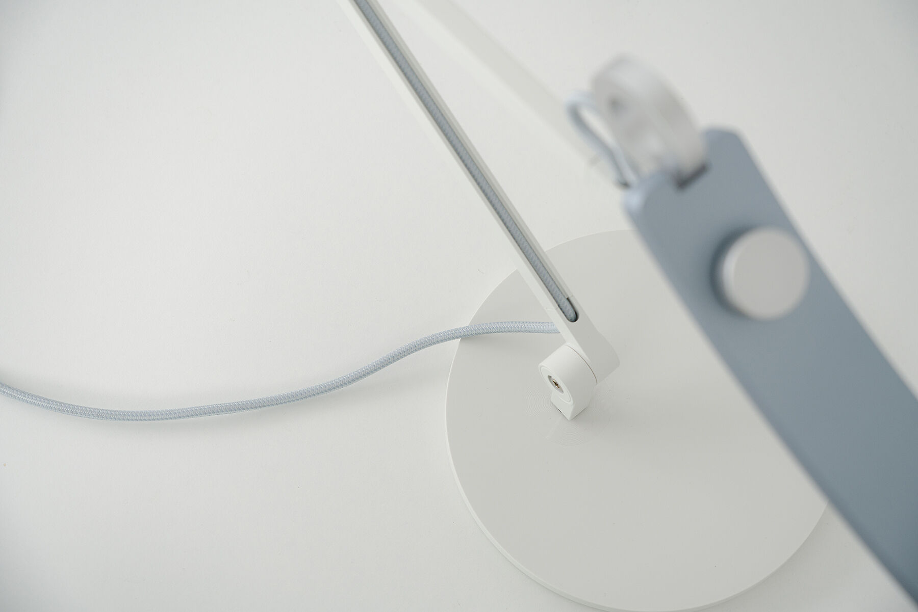 BenQ WiT e-Reading Designer Lamp | Image Science