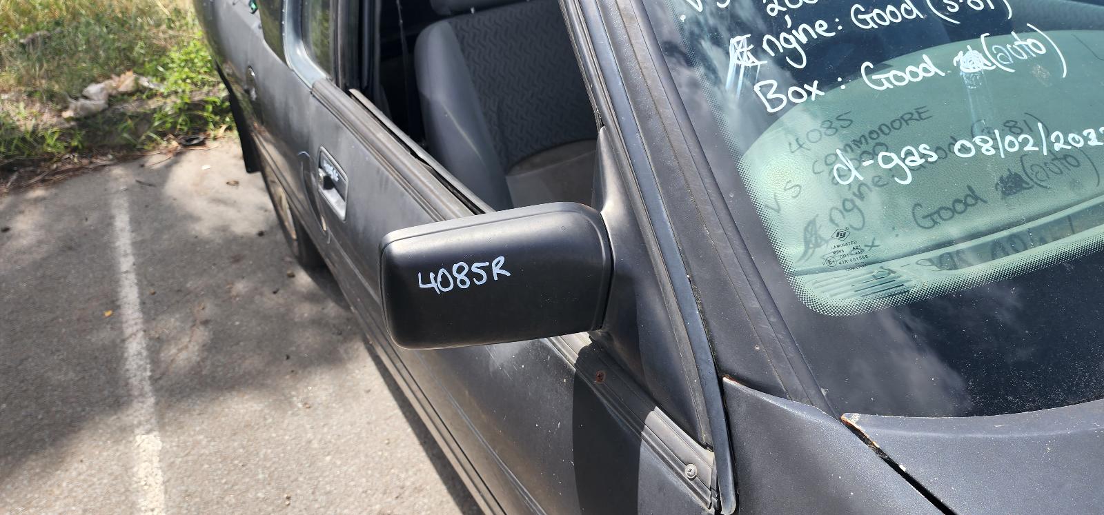 Grille Commodore Holden 2000